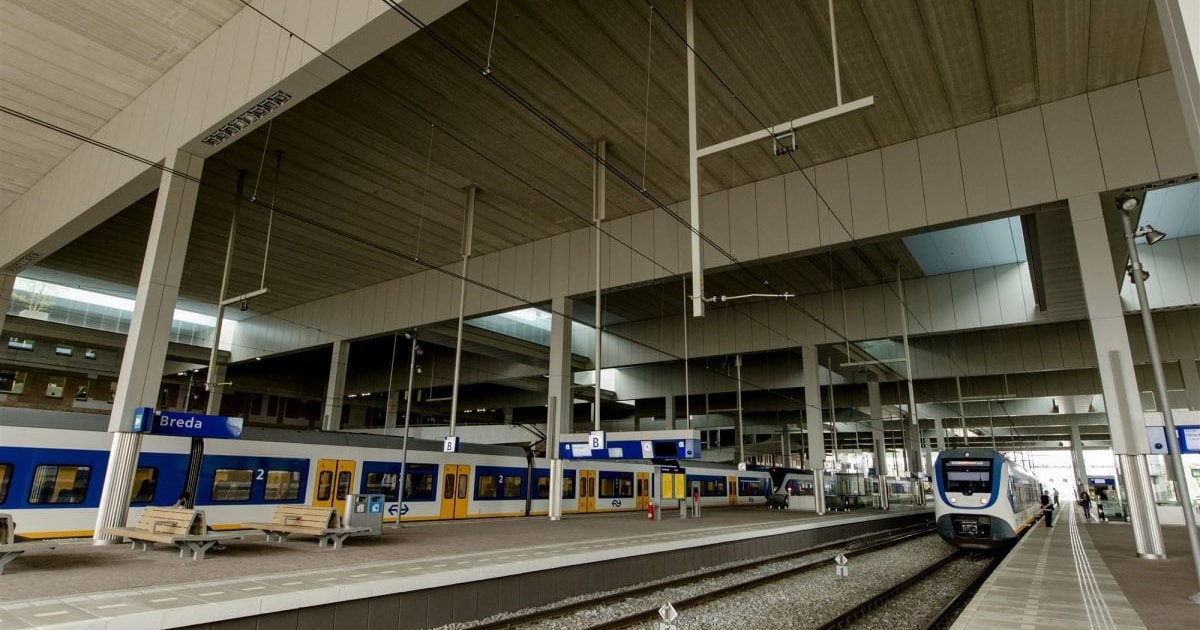 Peukie op het perron? Al zo lang is dat verboden op station Breda ...