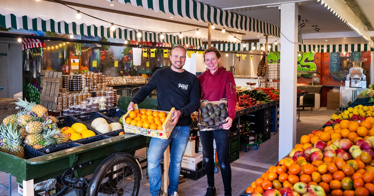 Groenteboer Peter (34) opent aanval op de grote supermarkten: ‘Bloemkool voor 1,20? Dan gaan wij ...