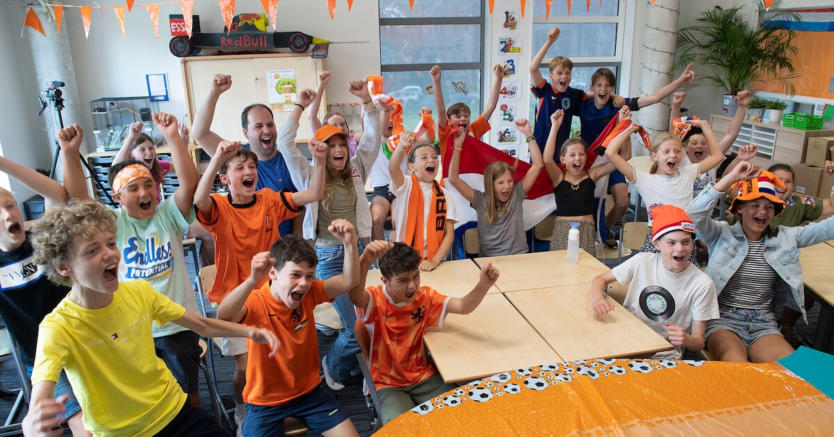 Achtste finale Oranje tijdens de musical van groep 8, wat nu? ‘We hopen ...