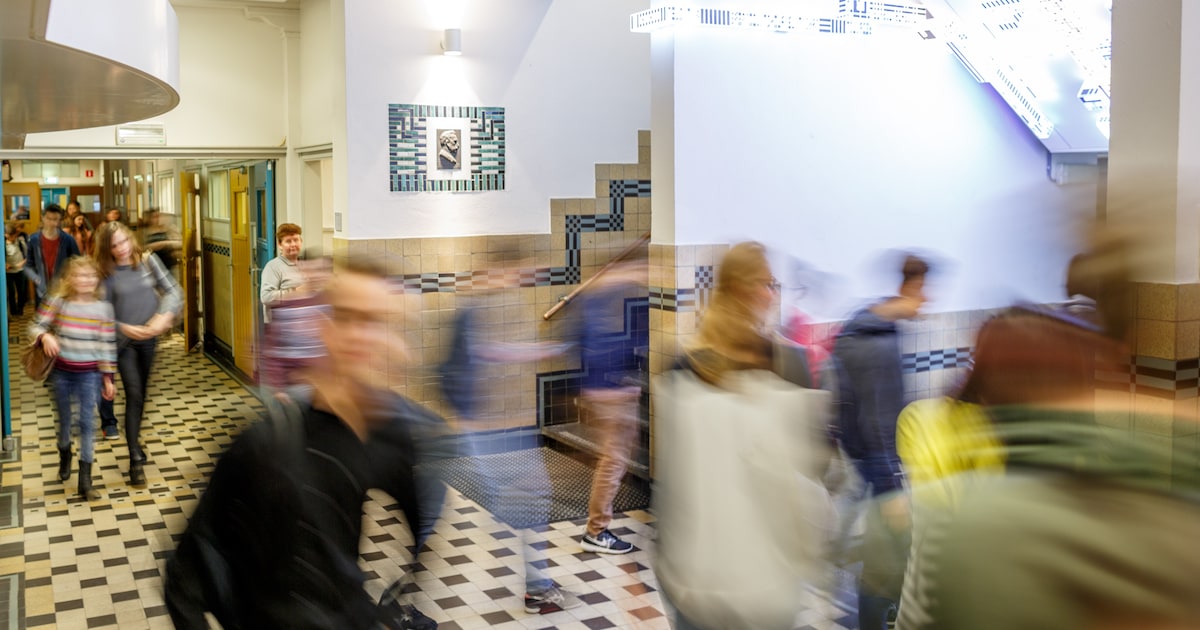 Minder leerlingen voor alle Roosendaalse middelbare scholen; daling bij ...