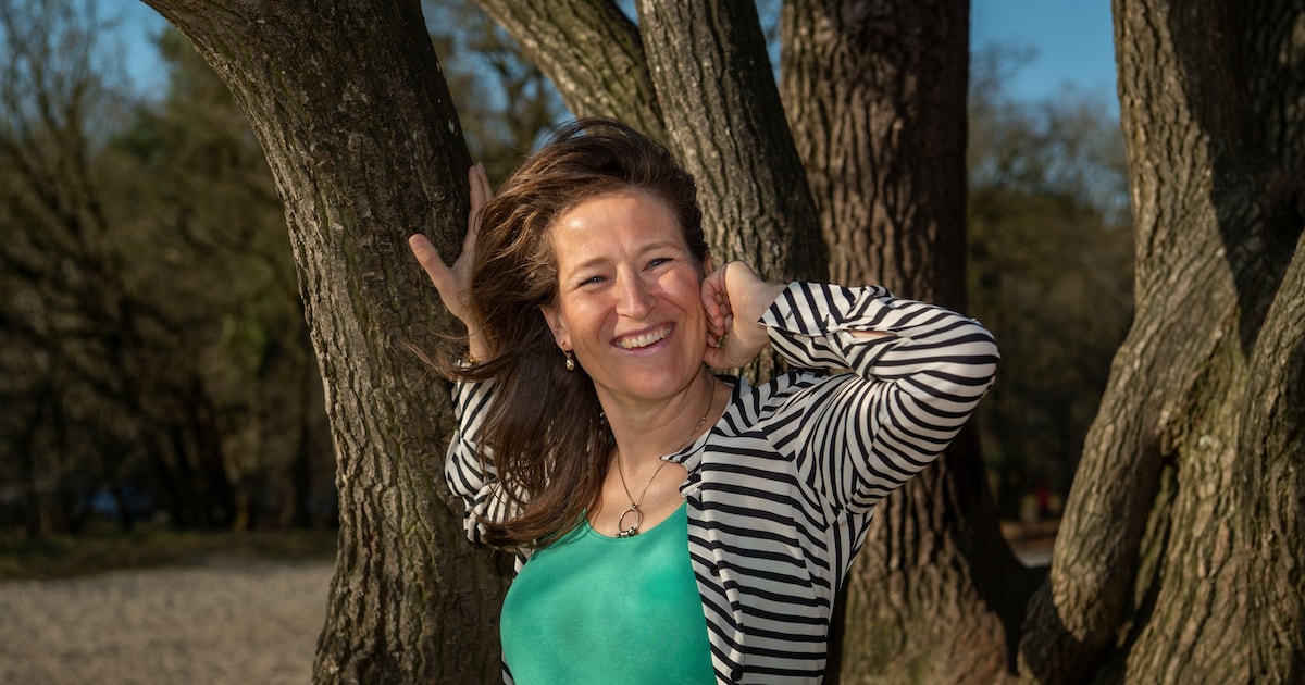 Caroline (46) uit Breda schreef een zelfhulpboek in de vorm van een ...