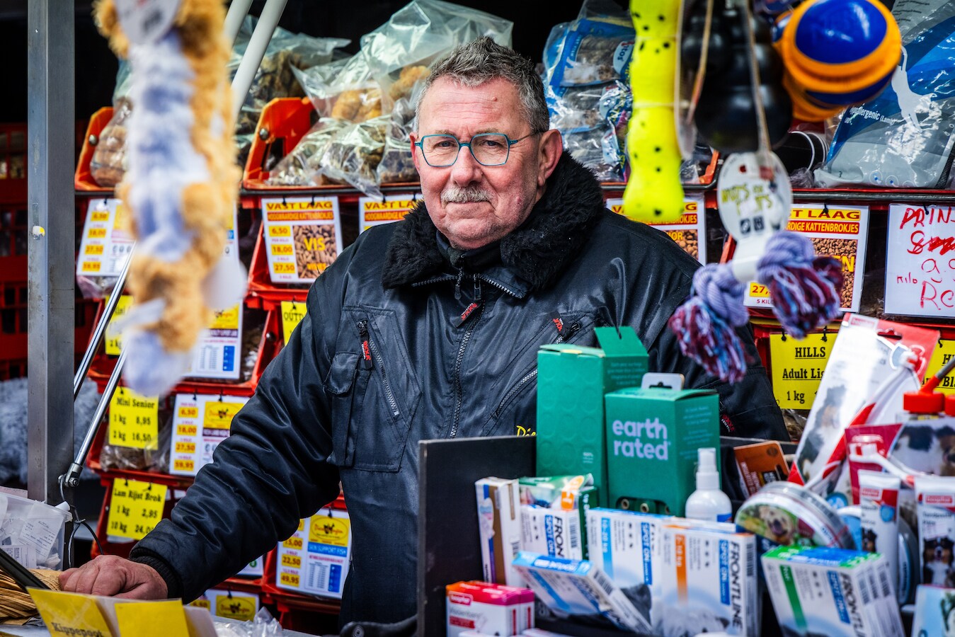 De een snapt stopverbod op het Bagijnhof, de ander is al op de bon ...
