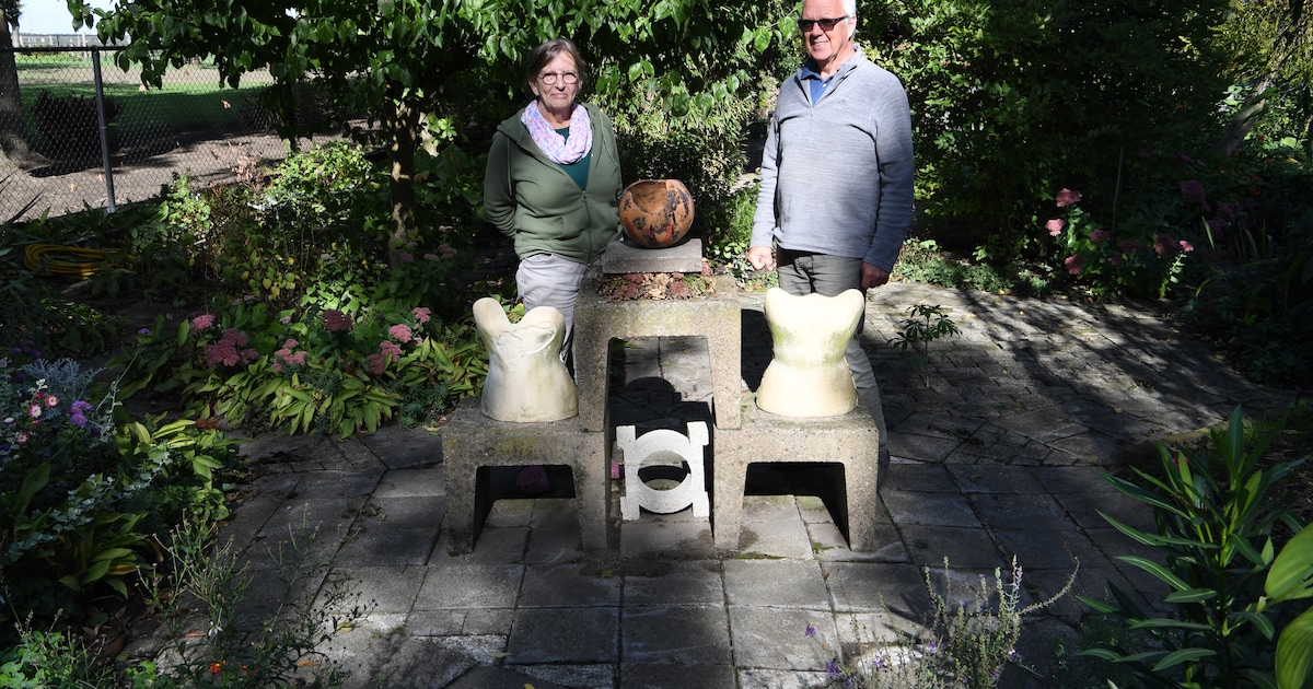 In de 6000 vierkante meter grote tuin van Marjo (75) en Anneke (73 ...