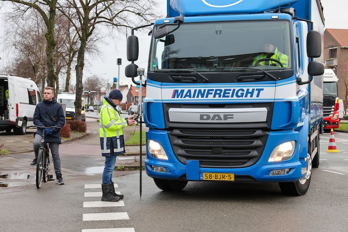 Waarom zag de chauffeur Guusje (16) niet? Zo brengen rechercheurs stap ...