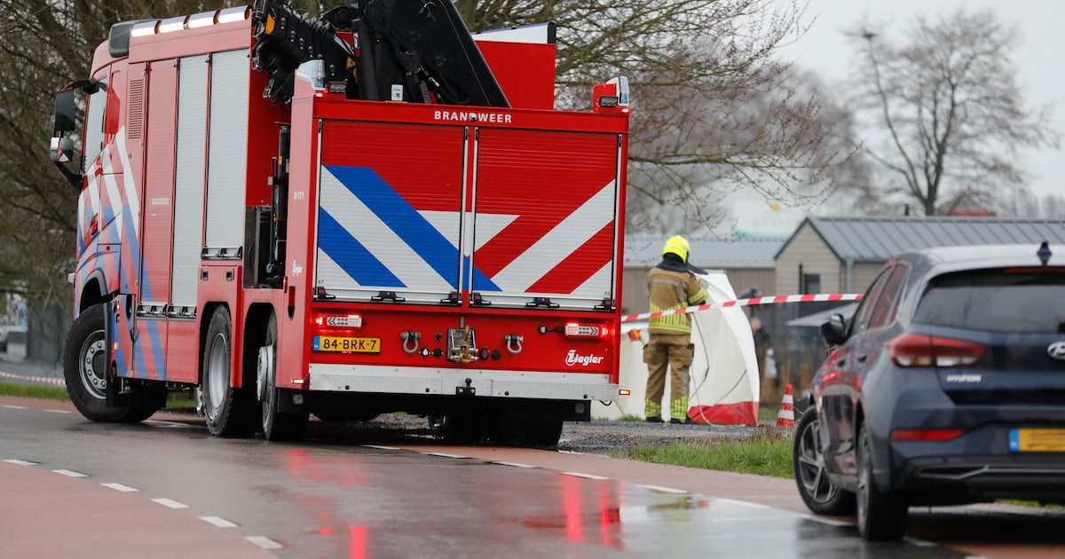 Dode vrouw gevonden in water in Standdaarbuiten, slachtoffer van noodlottig ongeval | Moerdijk ...
