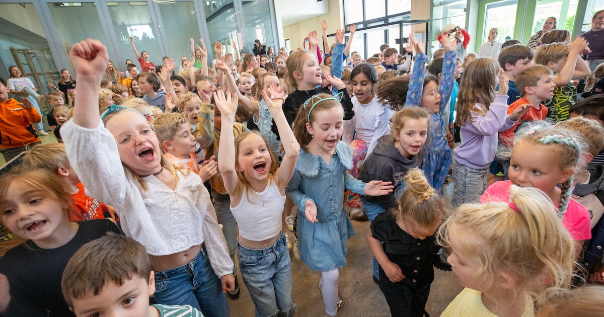 Schoolkinderen hakken massaal op Europapa, juffen en meesters kunnen ...