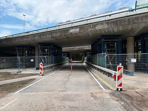 Ulvenhoutse Royaaldreef weer open onder gestut viaduct aan A58 | Regio ...