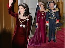 Margrethe met broche in de vorm van een margriet van zeker 5 centimeter ...