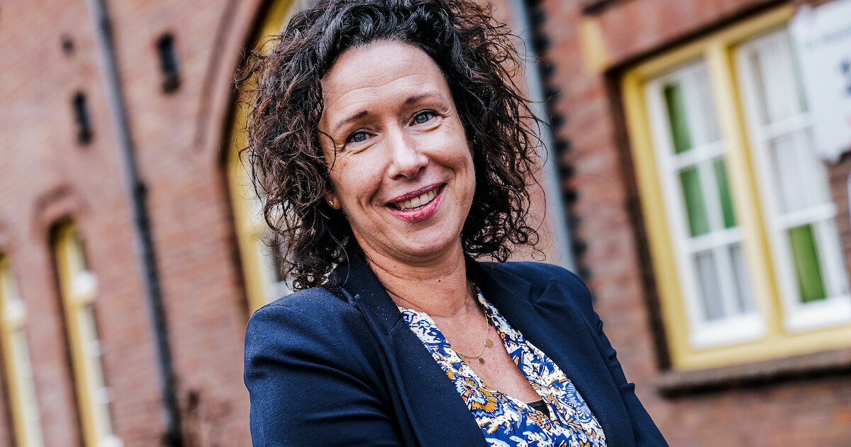 Bij De Rooi Pannen krijgt student laptop van de school: ‘Iedereen kan ...