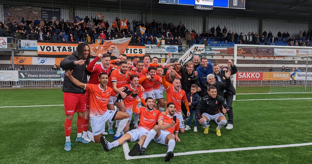 Oppermachtig RBC kroont zich tot kampioen in de tweede klasse voor recordaantal toeschouwers ...