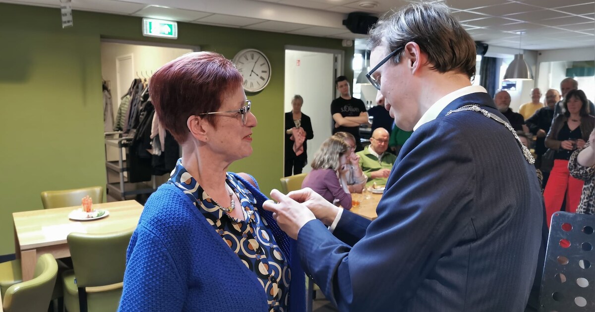 Jubileumfeest bij EHBO in Dorst, met gouden gemeentespeld voor ...