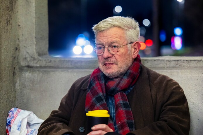 Jurist, nette kleding én toch dakloos: Gert Jan (60) ligt al weken in ...