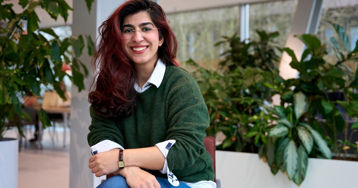 Parmida (27) kreeg een pistool op haar gericht en vluchtte uit Iran ...