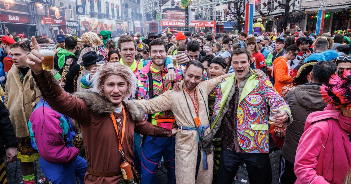 Het carnaval is los in Ut Kielegat: ‘En het standbeeld van Vader Abraham zet ik op het dak ...
