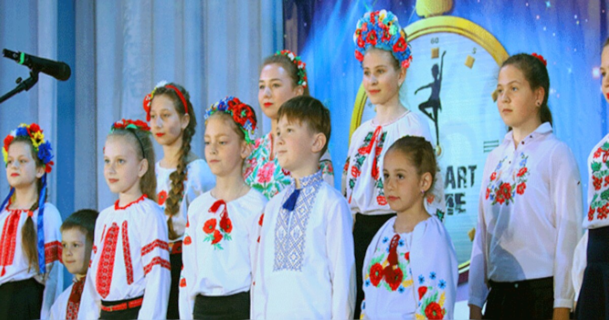 Debbie (bijna 80) geeft bijzonder verjaardagsfeest: benefietconcert ...