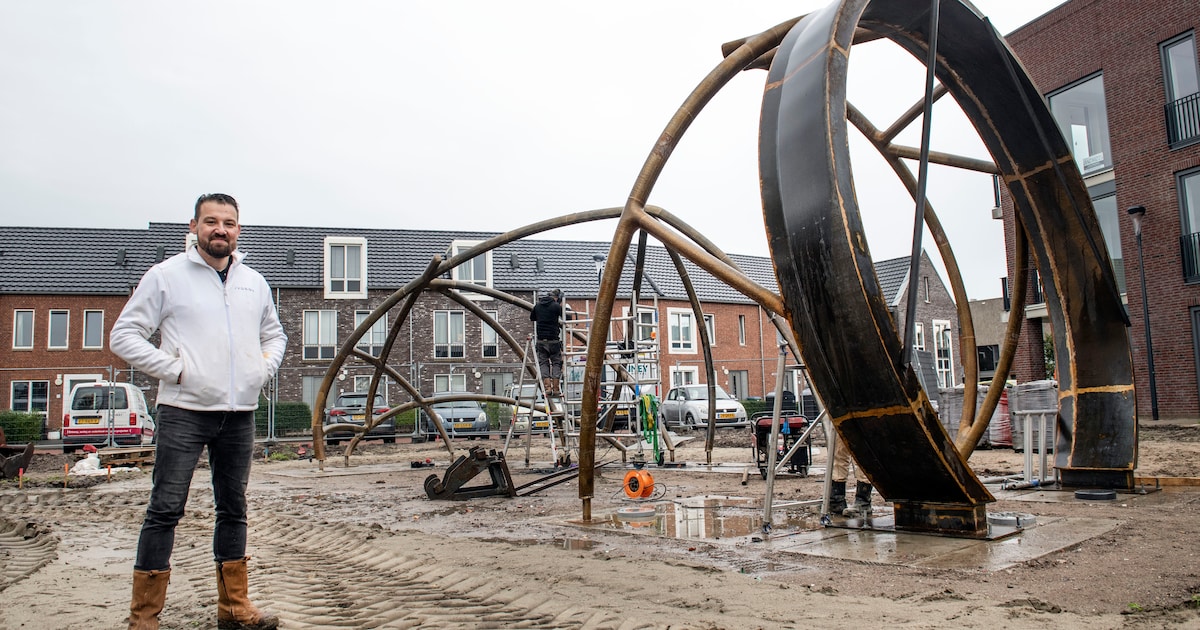 Kunstwerk Dolium ‘verrijst’ uit de modder op Vrachelspein | Oosterhout ...