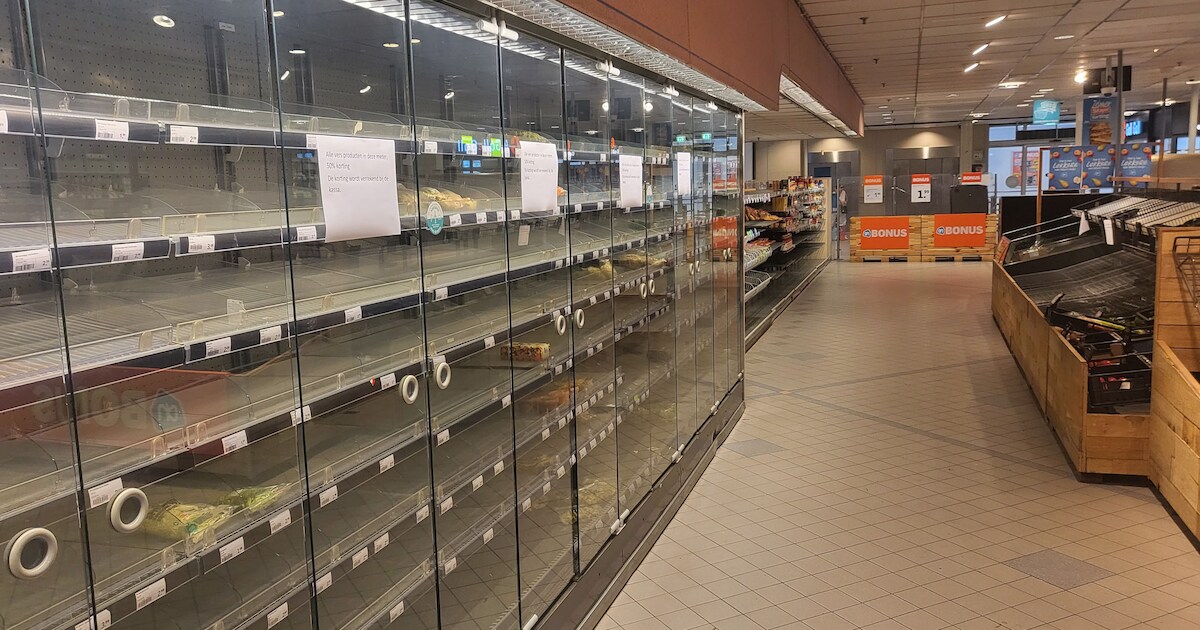 Op de laatste dag oogt de Albert Heijn in De Roselaar als een Sovjetwinkel: ‘Verschrikkelijk dat ...