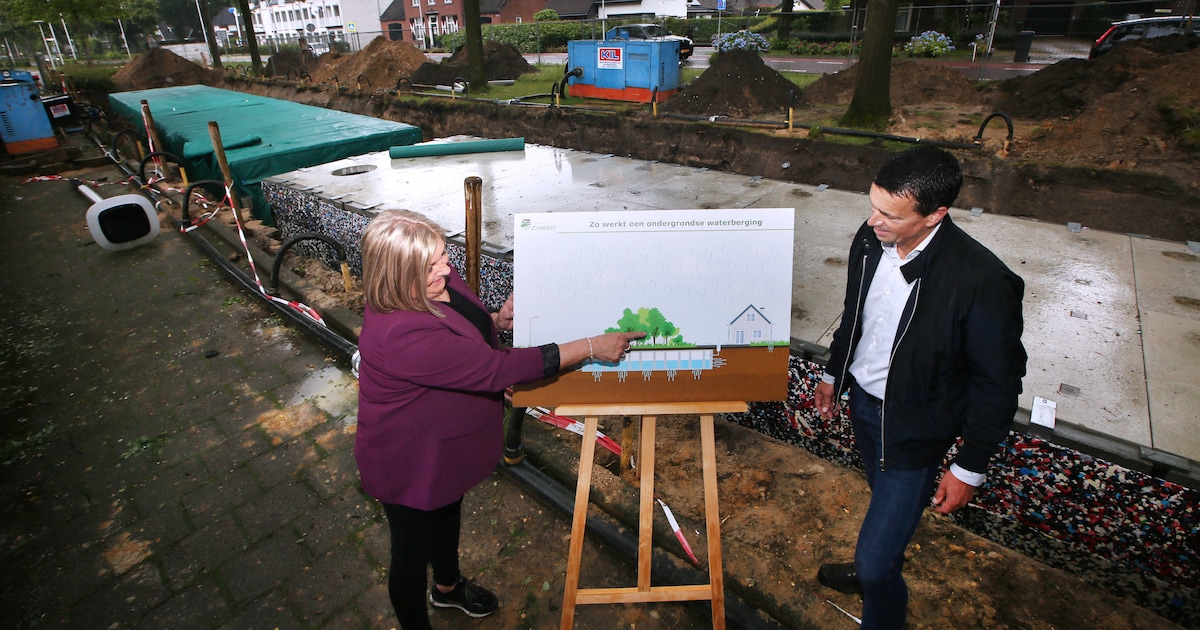 Een Zunderts slimmigheidje zorgt voor droge voeten op het Nassauplein ...