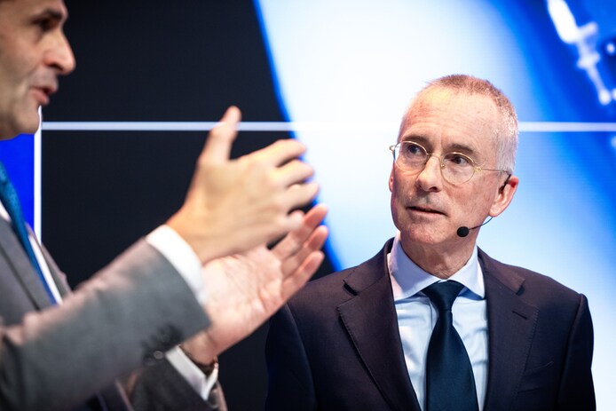 ASML komt op stoom, sterke eindsprint leidt tot nettowinst van 7,6 ...