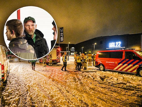 Dak ingestort van Utrechts sportcen­trum van Barry Atsma en Marco van ...