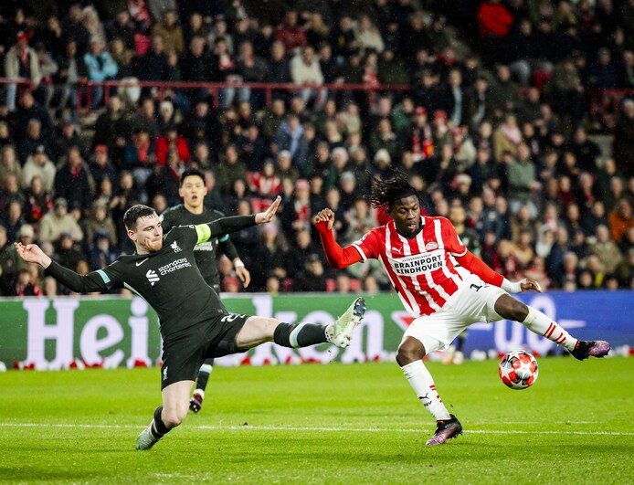 Bosz ergert zich gruwelijk aan ‘gallery play’ PSV tegen Liverpool: ‘Ik ...