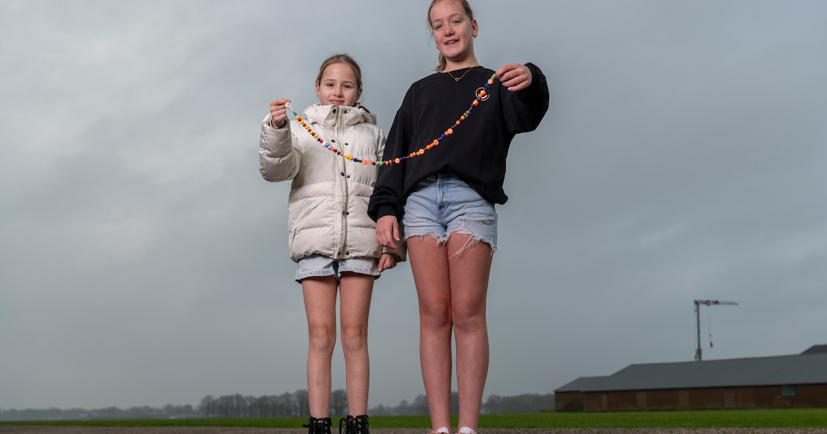 Jinte draagt een korte broek voor haar broertje Jop: ‘Ik wil dat hij ...