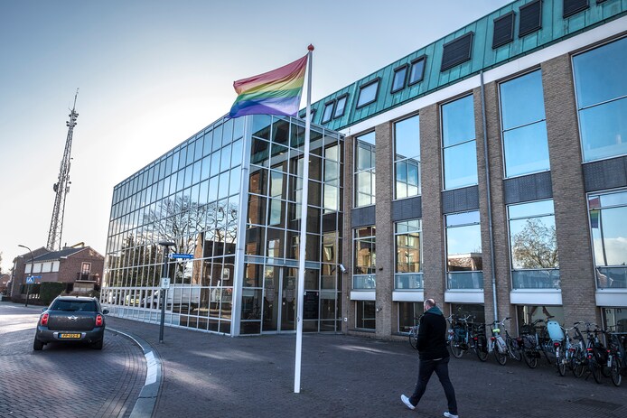 Alarmfase 1 in de gemeenteraad: ‘Ravijnjaar of slechts een greppeltje ...