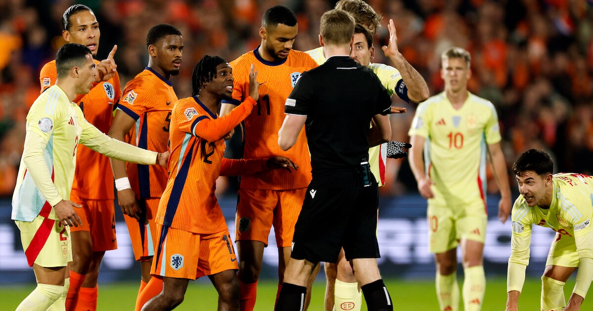 Oranje geeft diep in extra tijd zege tegen Spanje uit handen na rode kaart Hato | Voetbal ...