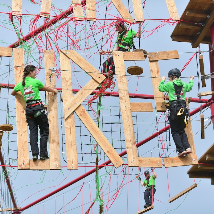 Een avontuur beleven op 9 meter hoogte in nieuw klimpark Bosschenhoofd ...