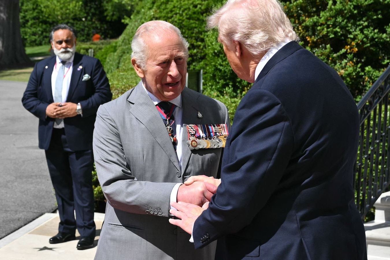 Beroemde lijfwacht van koning Charles gaat met pensioen | Foto ...