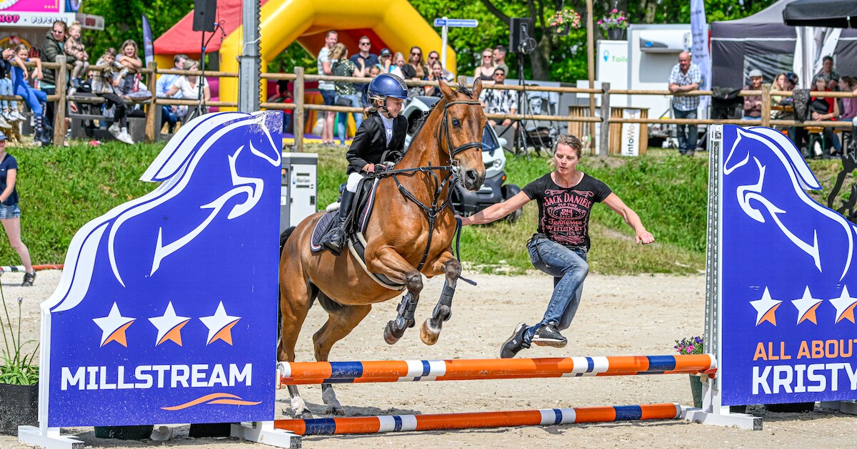 Concours Hippique Halsteren heeft een nieuwe (zand-)bodem om op door te ...