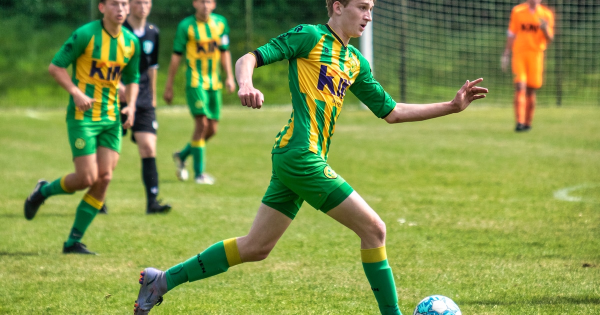 Rijen ondanks 15 punten uit laatste vijf wedstrijden tóch naar ...