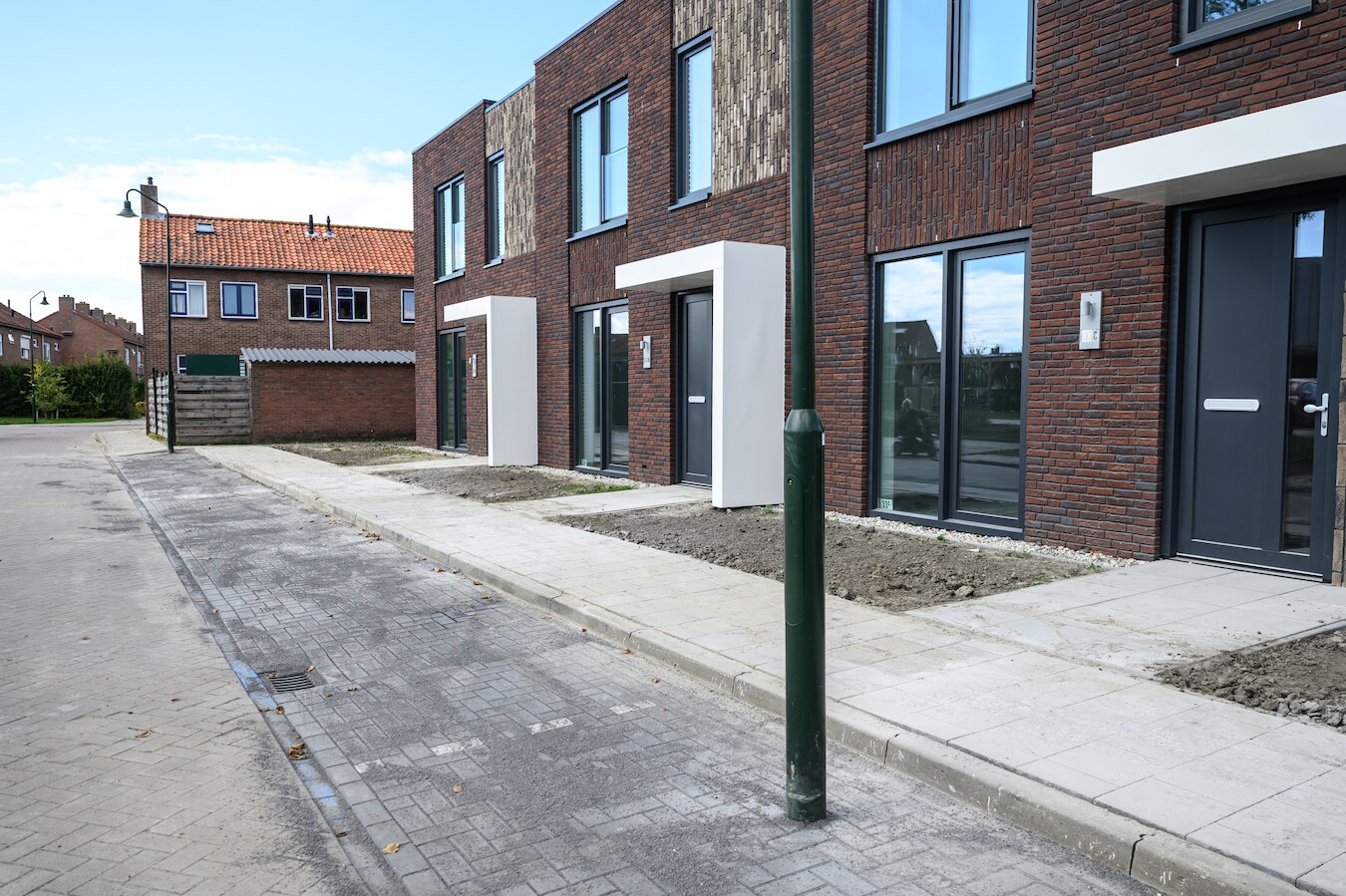 Stratenmakers en gemeente balen van oordeel over hun werk: parkeervak ...