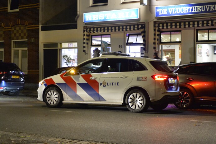 Cafetaria overvallen in Breda, verdachte had mes bij zich: ‘Hij riep ...