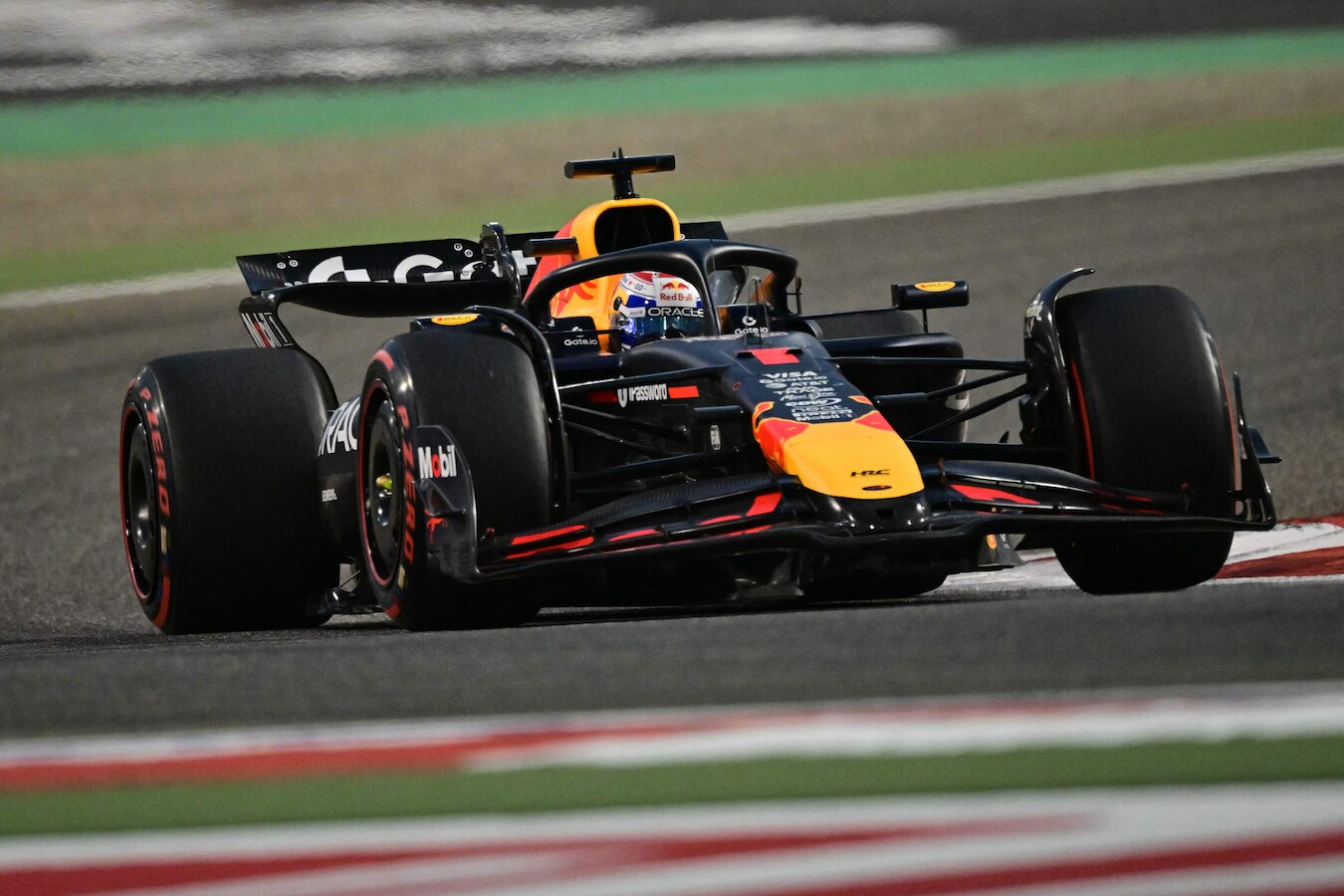 LIVE Formule 1 | Verstappen klimt plekje na safety car, heerlijk ...