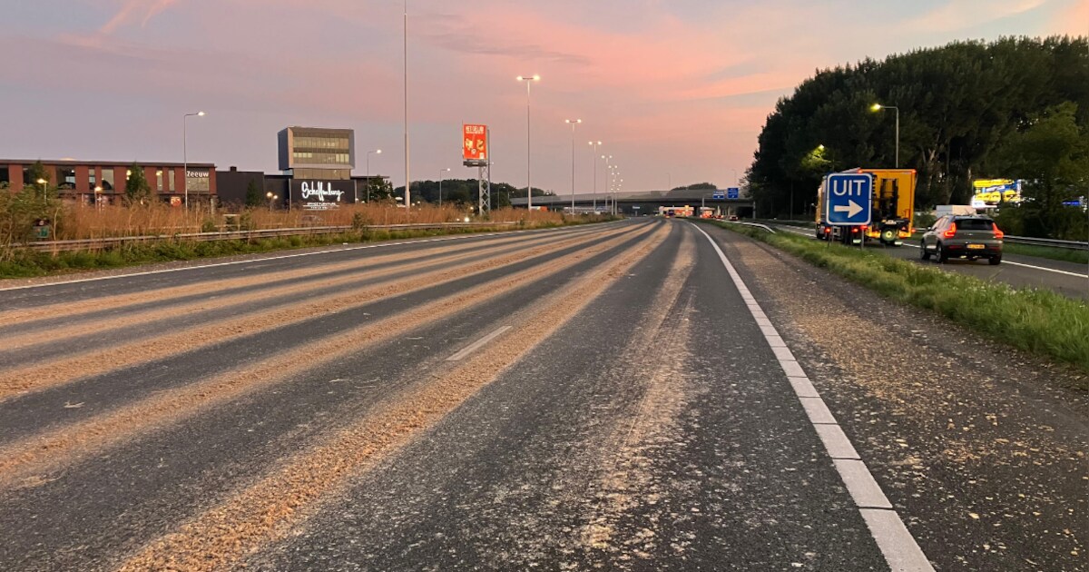 Aardappelpulp zorgt voor urenlange sluiting A16 bij Moerdijk, file op A27 door kapotte ...