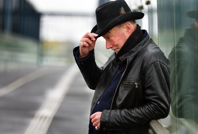 ‘Kunst die in de hel is gemaakt’: John Watts over zijn nieuwe album ...