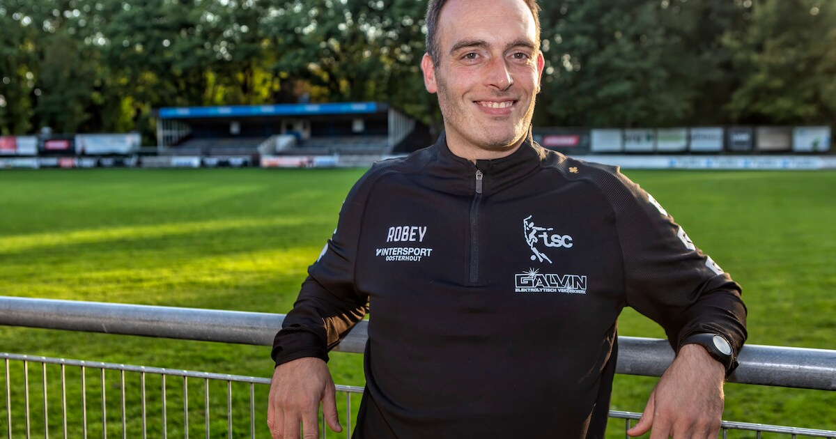 Van der Rijt begint tóch als hoofdtrainer aan het nieuwe voetbalseizoen ...