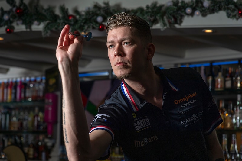Jimmy van Schie uit Breda maakt prima indruk bij PDC-debuut, maar ...