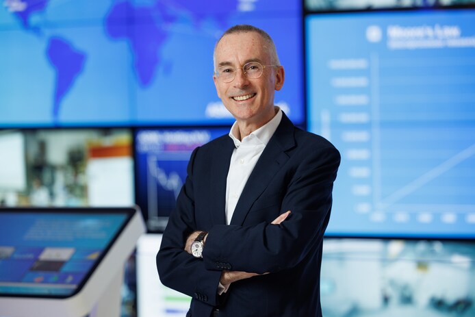 ASML schrikt niet van ‘hobbel’ in orders, verwacht doelen voor 2025 en ...