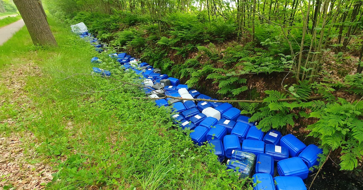Onderzoek naar drugsdumping Achtmaal: politie bekijkt camerabeelden ...