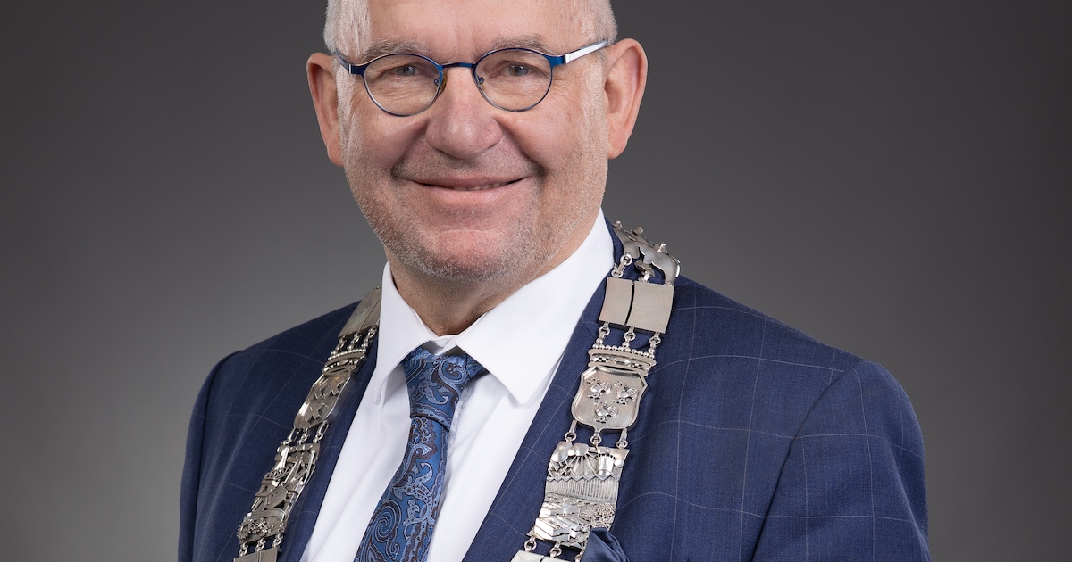 Welke eigenschappen moet de nieuwe burgemeester van Hendrik-Ido-Ambacht ...