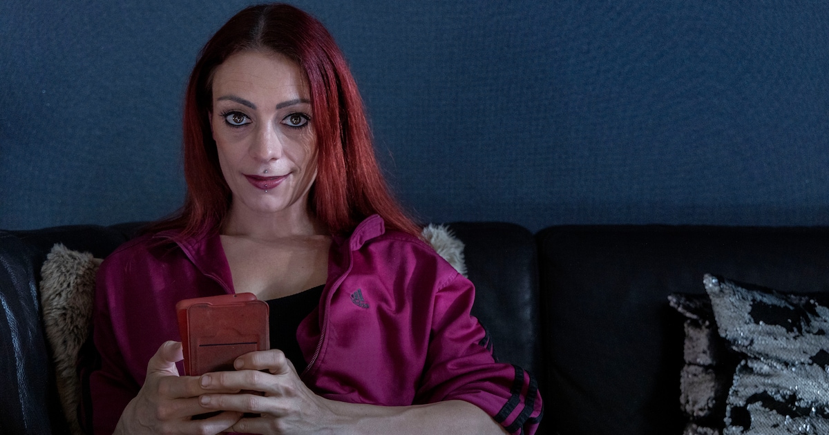 Ester (31) maakte ooit zelf GHB, nu deelt ze haar verslavingsverhalen ...