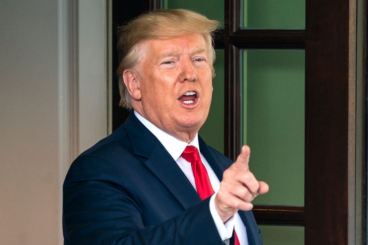 Trump kondigt importheffing van 10 procent aan voor Europese landen die ...