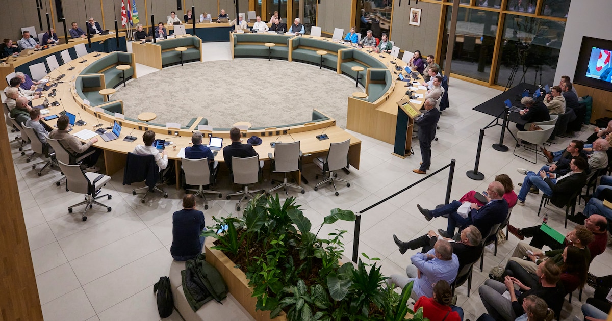 Weer verhitte politieke avond over azc Uden: ‘We kijken naar pure ...