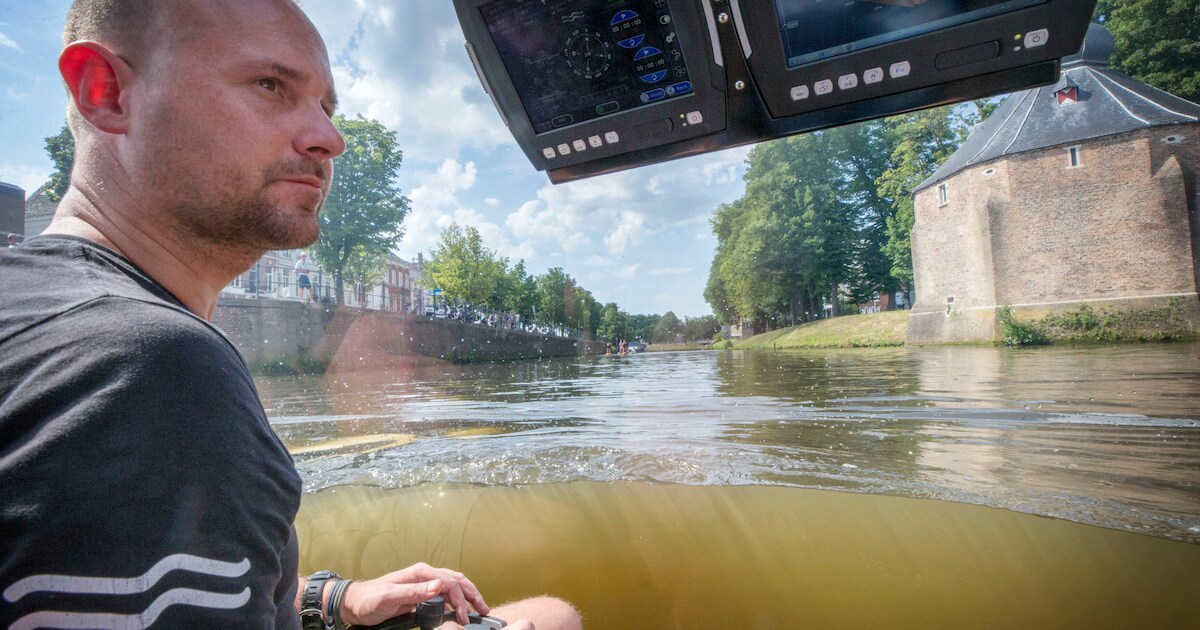 Een duikboot in het troebele water van de Bredase singels: ‘Het lijkt ...