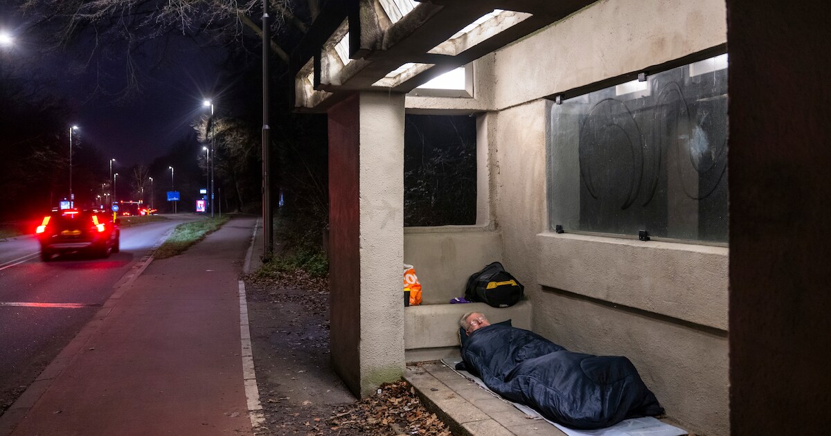 Jurist, nette kleding én toch dakloos: Gert Jan (60) ligt al weken in ...