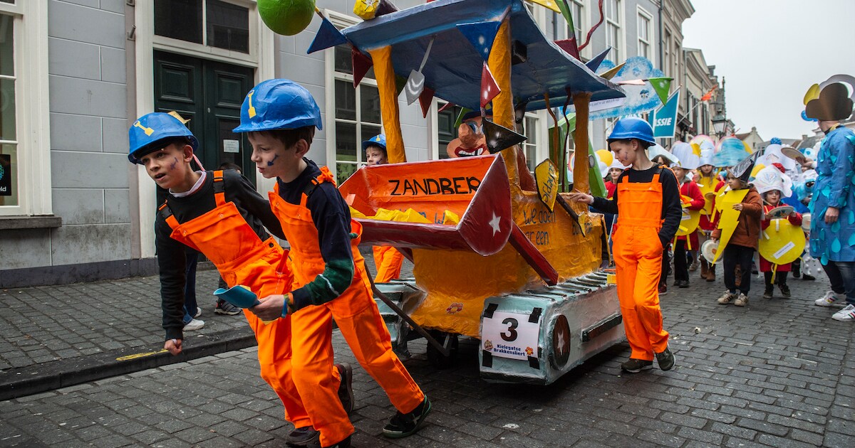 Brakke gezichten, vrolijke creaties en tranen: De brakkensliert trok ...