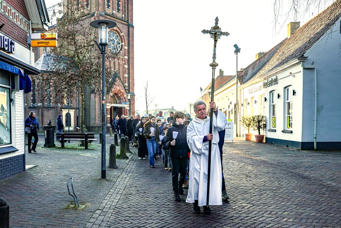 Op het oude kerkhof van Bavel is de Heilige Brigida eindelijk ‘weer helemaal thuis’ | Breda ...