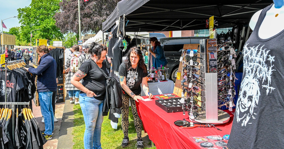 Kramen, kermisattracties en oldtimers op Lentefeesten in Hoogerheide ...